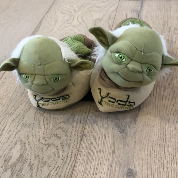Star Wars | Shoes | Kids Vintage Yoda Star Wars Green Slippers Pajamas ...